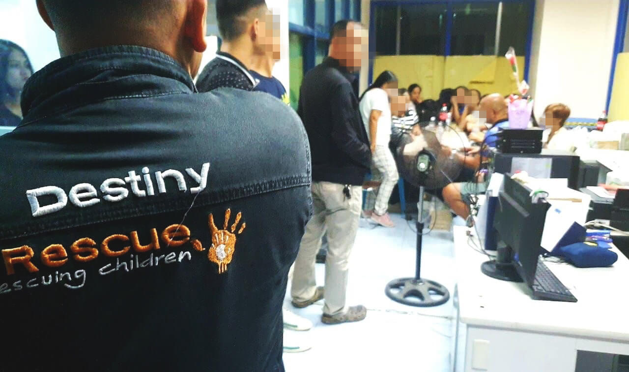 Behind the scenes of raid missions - Destiny Rescue AU | Destiny Rescue AU